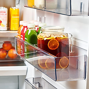 Hermetic Seal Glass Pitcher with Airtight Lid & Spout - 68oz Water Carafe for Homemade Juice, Iced Tea, Milk, Cold Brew Coffee, Lemonade - Fridge Door Jug Bottle with Handle, Clear Beverage Serveware