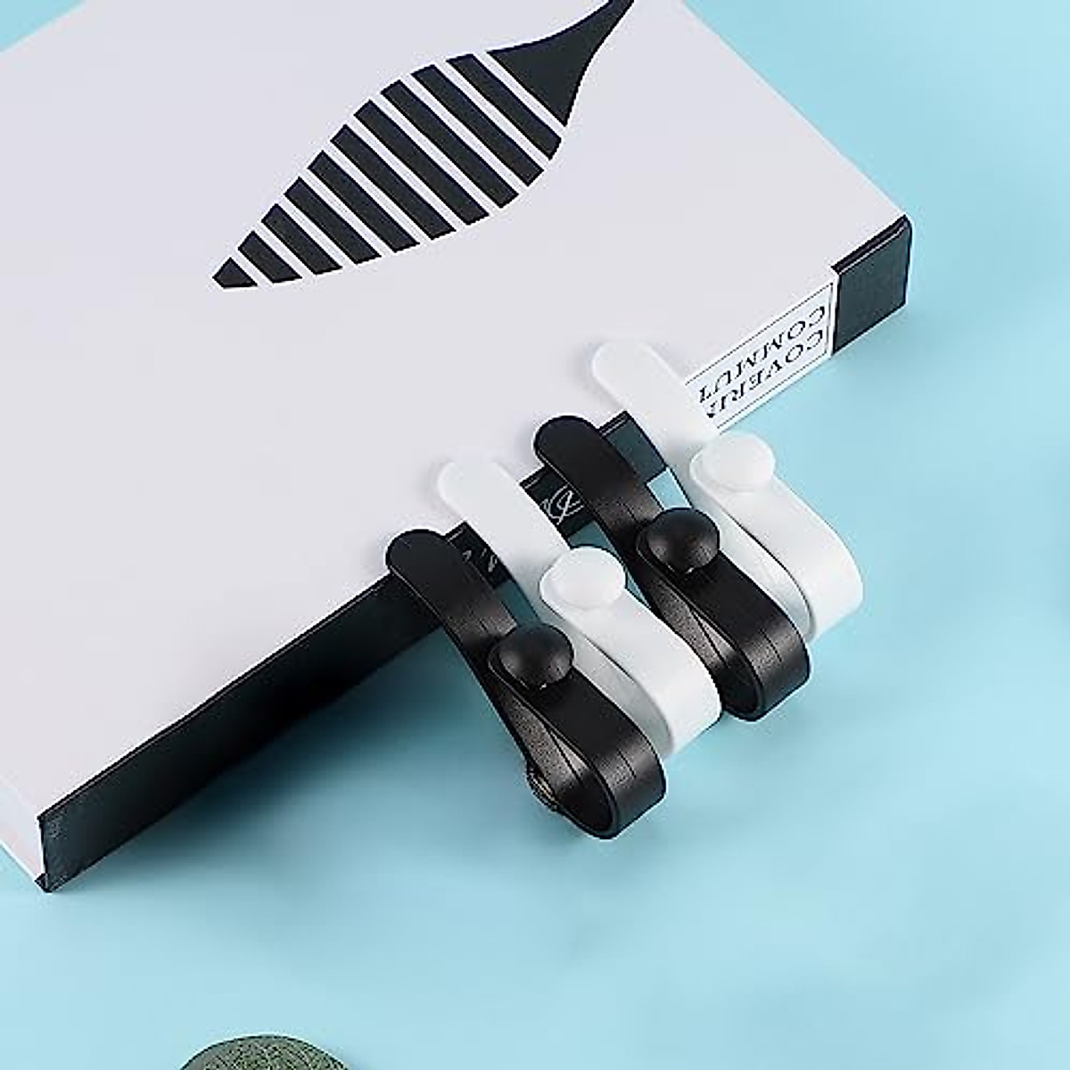 4pcs Hooks for Bogg Bags, Bag Hooks Compatible with Bogg Bag Beach Tote Bag Accessories for Bogg Bags Suitable for Bags Keychains Masks and Sunglasses (2 Black+2 White)