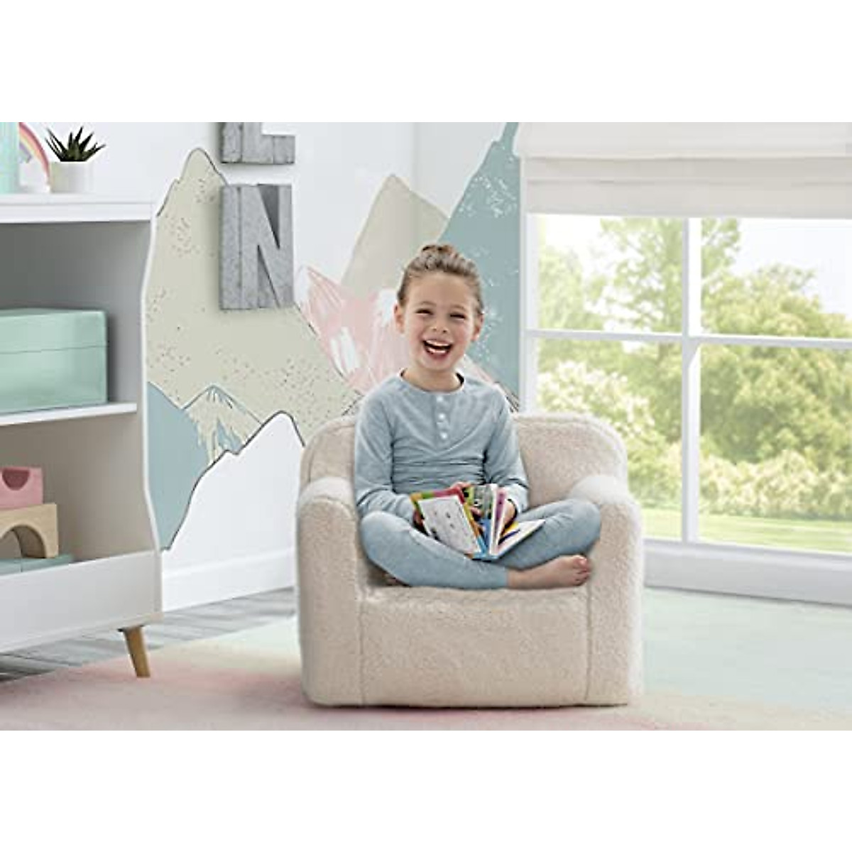 Delta Children Cozee Sherpa Chair, Cream