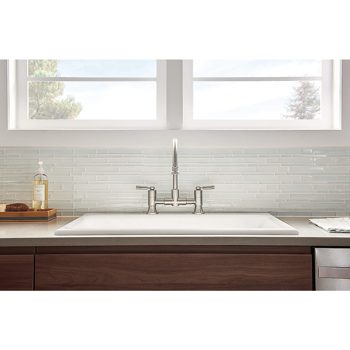Peerless Delta Faucet P2923LF-SS Westchester Bridge Kitchen Faucet Two Handle, Stainless