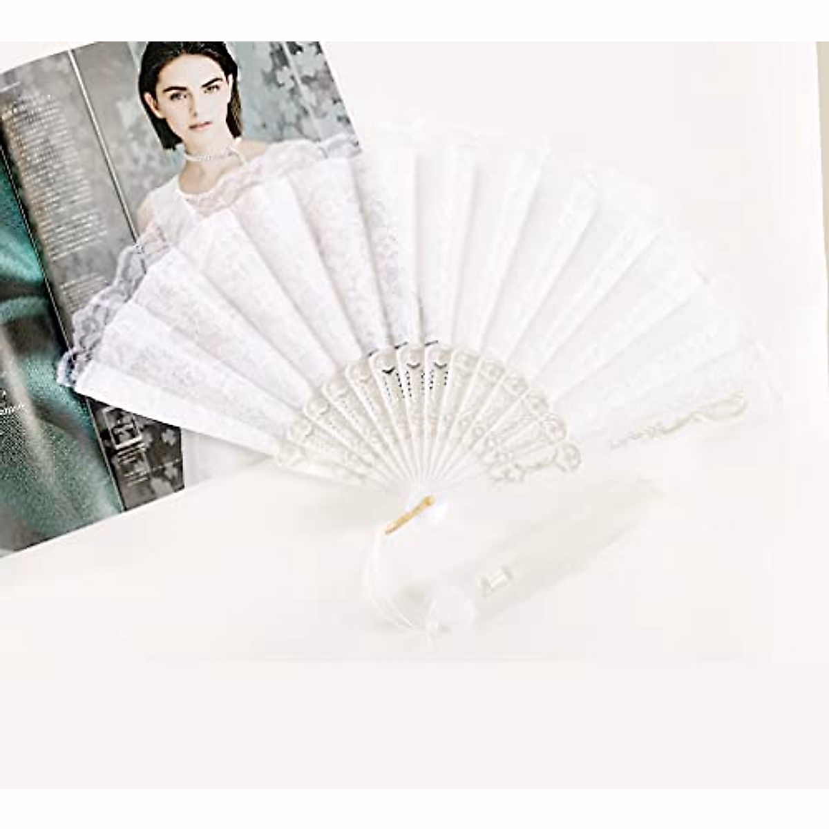 sehtorry White Lace Hand Folding Fan Bridal Dancing Props Floral Handheld Fan for Women Wedding Décor or Party Dess-up Favors