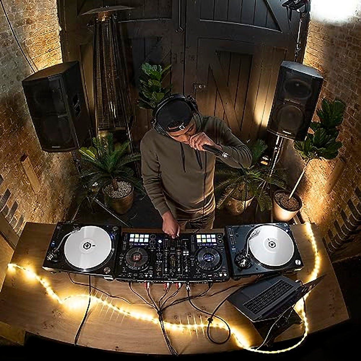 Pioneer DJ DDJ-800 2-Deck Rekordbox DJ Controller