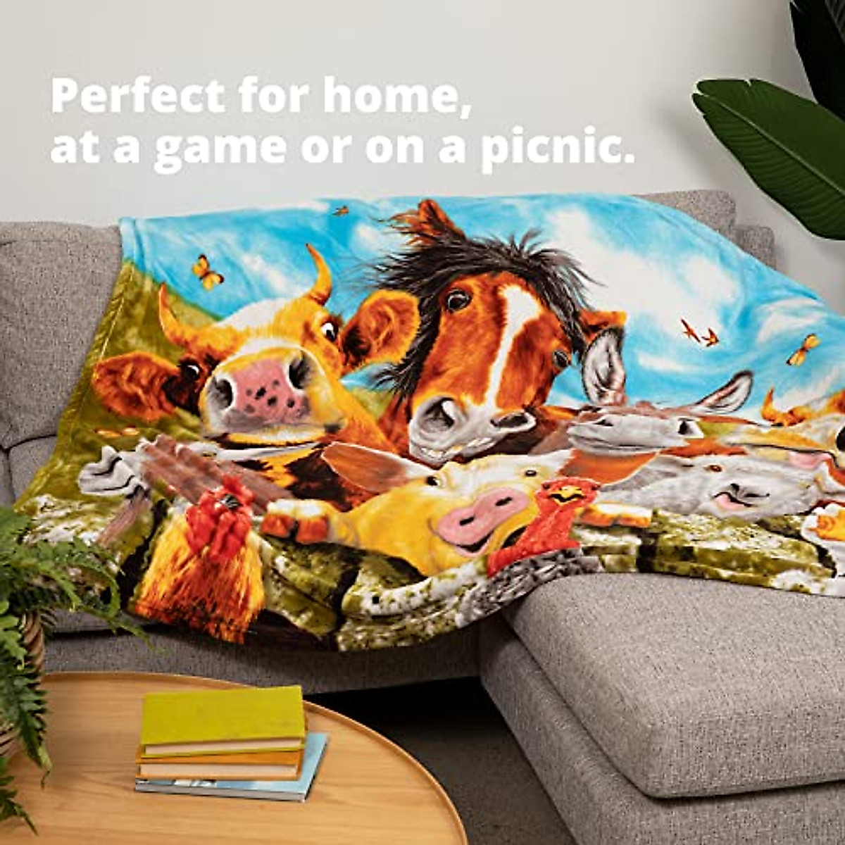 Dawhud Direct Cartoon Selfie Farm Animals Fleece Blanket for Bed, 50" x 60" Farm Animal Fleece Throw Blanket for Women, Men and Kids - Super Soft Plush Horse Blanket Throw