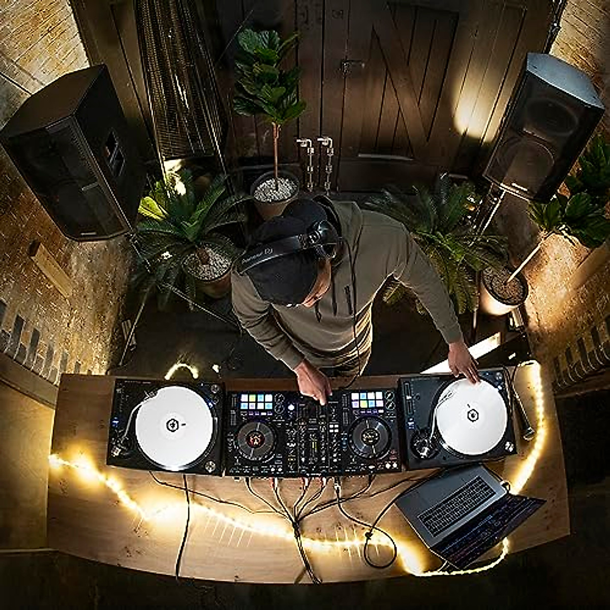 Pioneer DJ DDJ-800 2-Deck Rekordbox DJ Controller