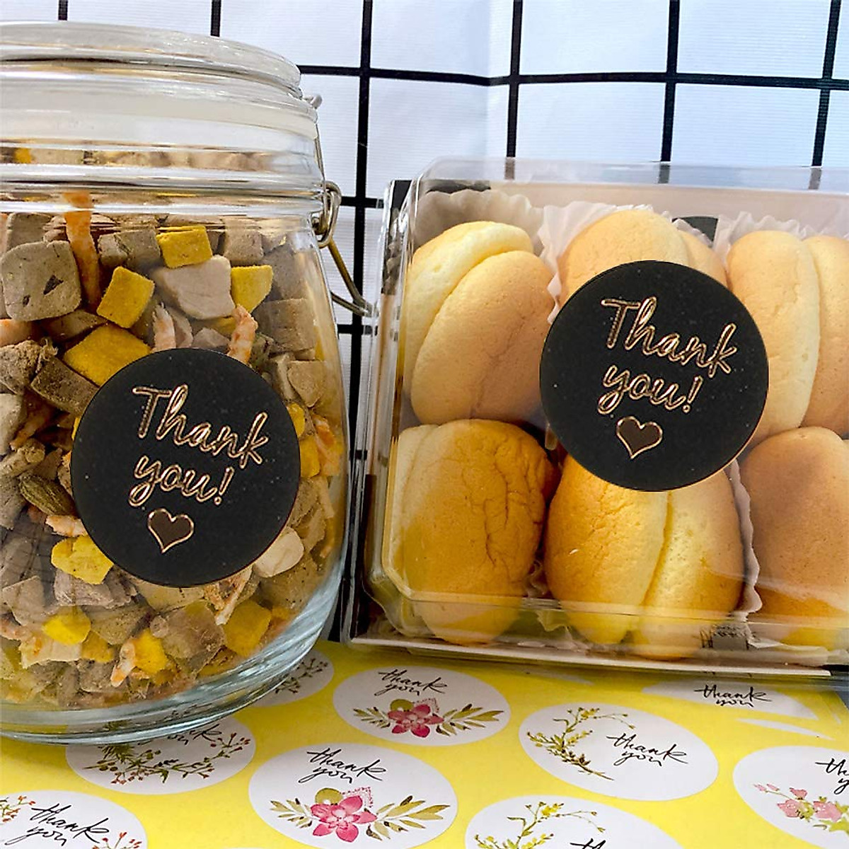 SUKPSY 20 Sheet(240 Pcs) Thank You Love Stickers Black Round Gold Foil Fonts Sealing Sticker Label for Business,Boxes,Packaging Bags,Envelopes,Baking DIY Gift Stickers