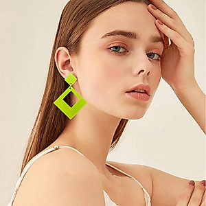TIANHONGYAN Lightweight Unique 80s Retro Acrylic Dangle Earrings Geometric square Neon Drop Dangle Earrings for Women Party Costume Accessory (fluorescent green)