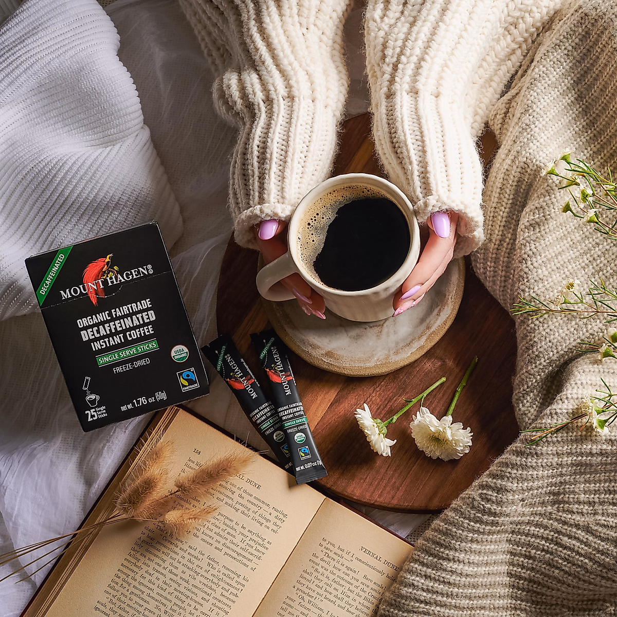 Mount Hagen 25 Count Single Serve Instant Decaf Coffee Packets | Decaffeinated Organic Medium Roast Arabica Beans | Eco-friendly, Fair-Trade [25 sticks/1.76oz/50g]