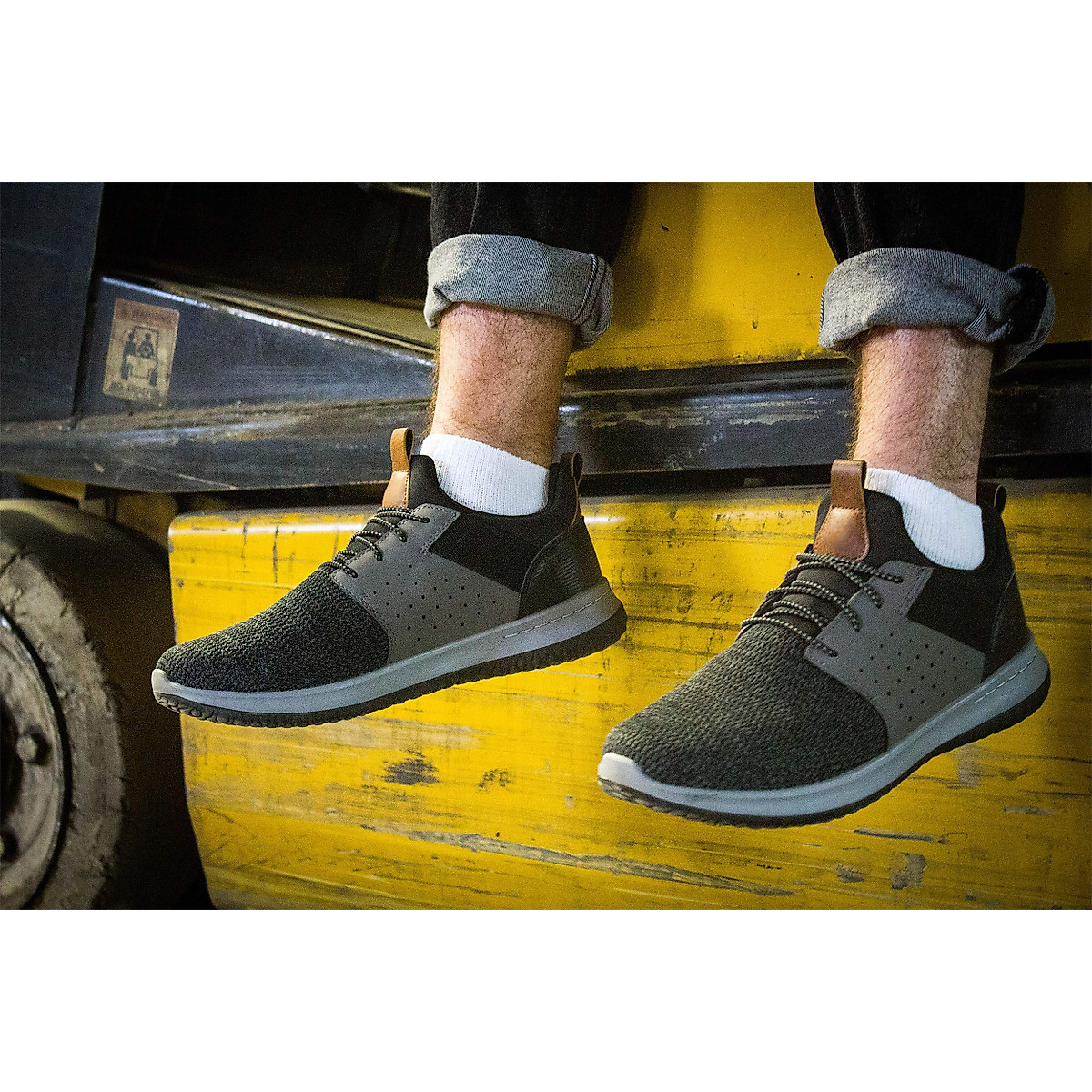 Moda West - Wholesale Bulk Case of Men's and Women's Athletic Ankle Socks - 120 Pairs, Size 10-13 in White