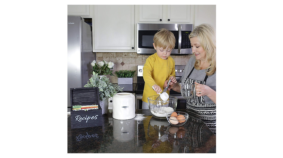 Baking & Beyond Recipe Box with 100 Recipe Cards - Stylish Organizer