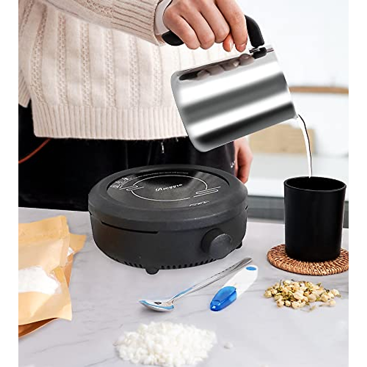 Candle Making kit with Hot Plate,Candle Making Supplies,Candle Making Kit for Beginners with Melting Pot,Stirring Spoon,Thermometer and Anti-Scalding Pad Perfect Set Gift