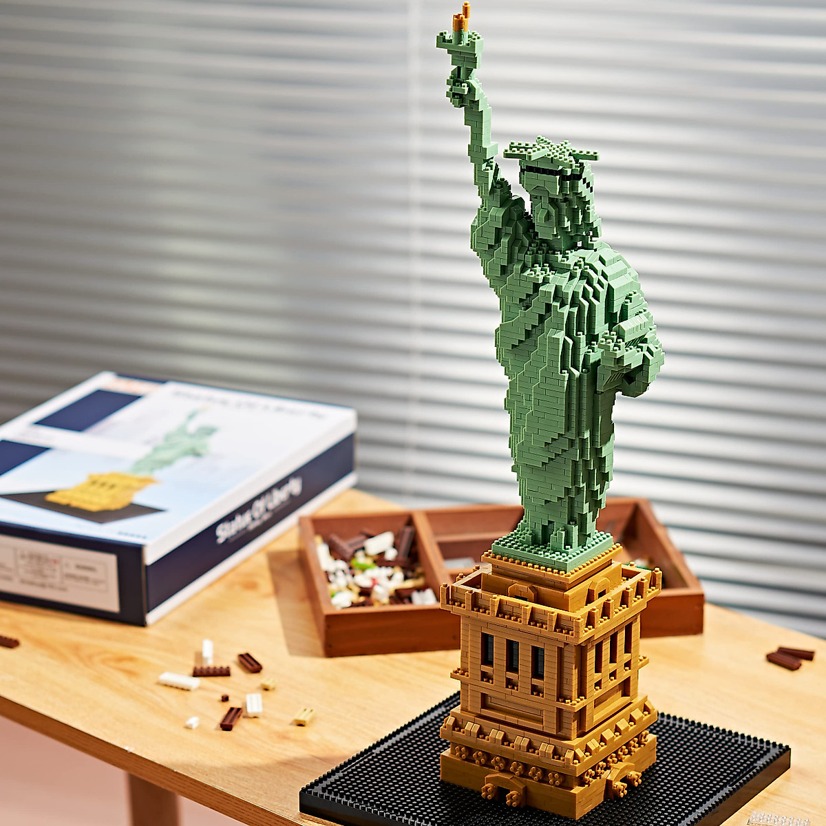 YYkxjk Statue of Liberty Architecture Micro Mini Block Building Set,(2810 Pieces) Creative Building Kit for Kids Age for 14+ and Adults