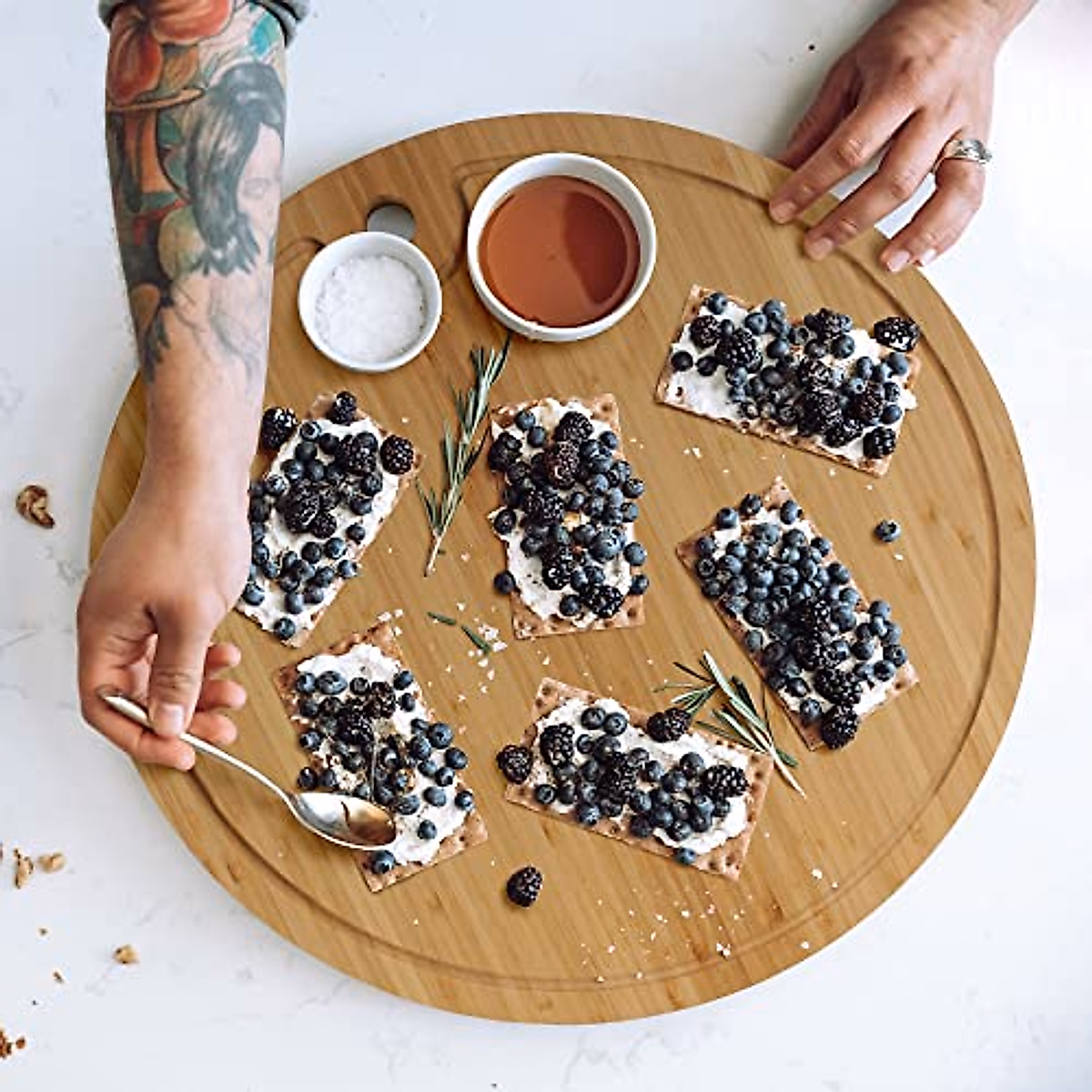 BambooMN Bamboo Round Cutting and Serving Board, Charcuterie Board - 15" diameter x 0.75" thickness - 1 Piece