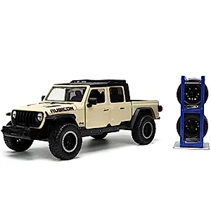 Jada Toys Just Trucks 1:24 2020 Jeep Gladiator Die-cast Car Tan with Tire Rack, Toys for Kids and Adults (32711)