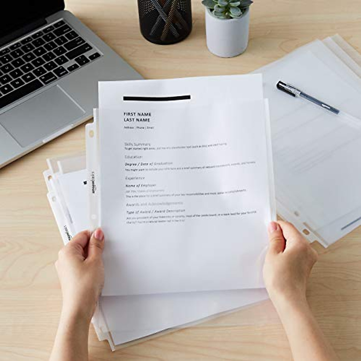 Amazon Basics Sheet Protector - Heavy Duty, Non-Glare, 200-Pack