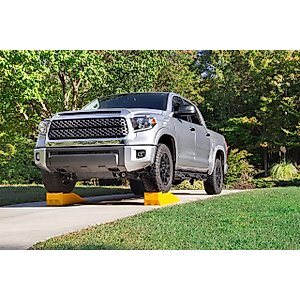Camco 44559 Automotive Ramps, Set of Two - Provides Increased Ground Clearance for Easy Access to The Underside of Your Vehicle - for Use with Tires Up to 9-1/2-inches in Width