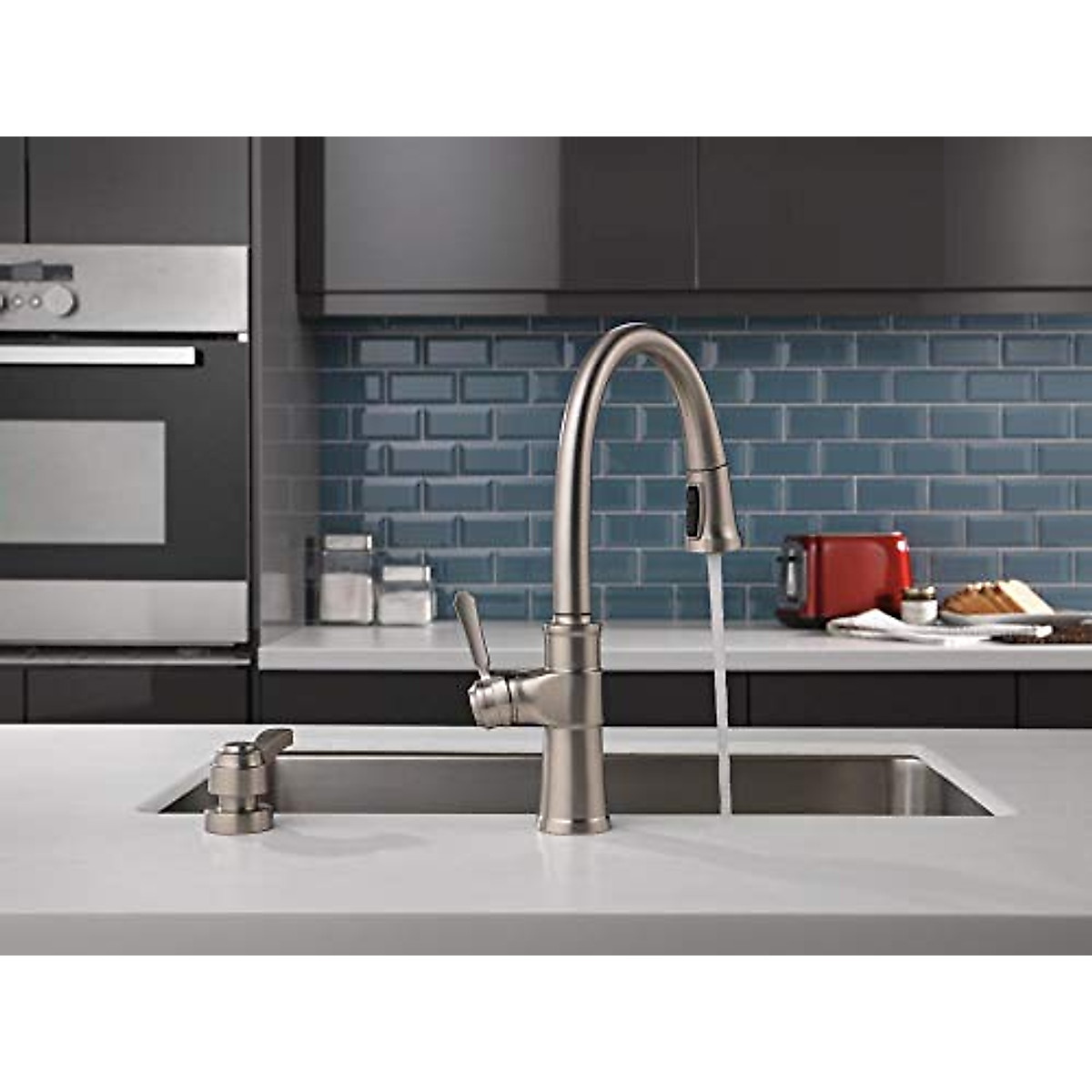 Delta Faucet Spargo Brushed Nickel Kitchen Faucet, Kitchen Faucets with Pull Down Sprayer, Kitchen Sink Faucet, Faucet for Kitchen Sink, Soap Dispenser, SpotShield Stainless 19964Z-SPSD-DST