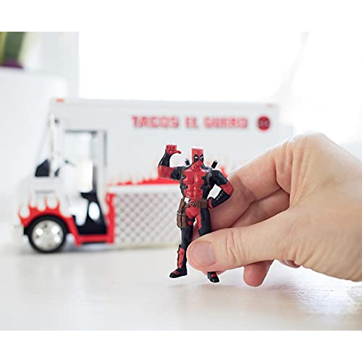 Marvel Deadpool & Taco Truck Die-cast Car, 1:24 Scale Vehicle, 2.75Collectible Figurine