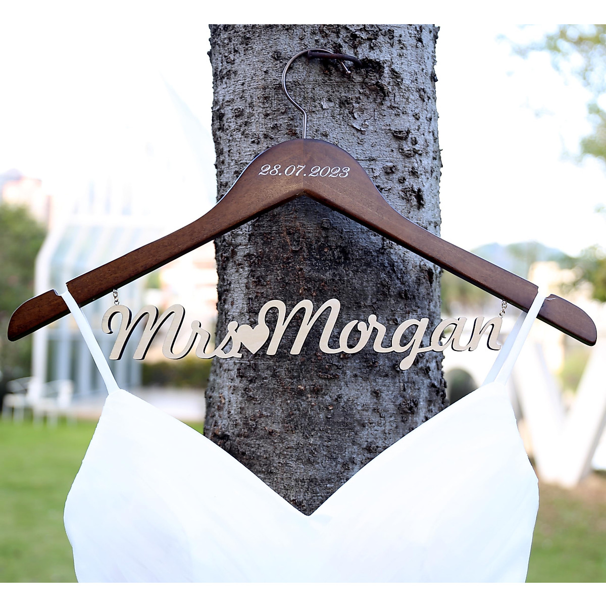 Bride hanger, wedding hanger, wood engraving,personalized bride hanger, lady hanger, custom hanger, honor maid, bridesmaid, The doctor hangers，Gift-giving hangers