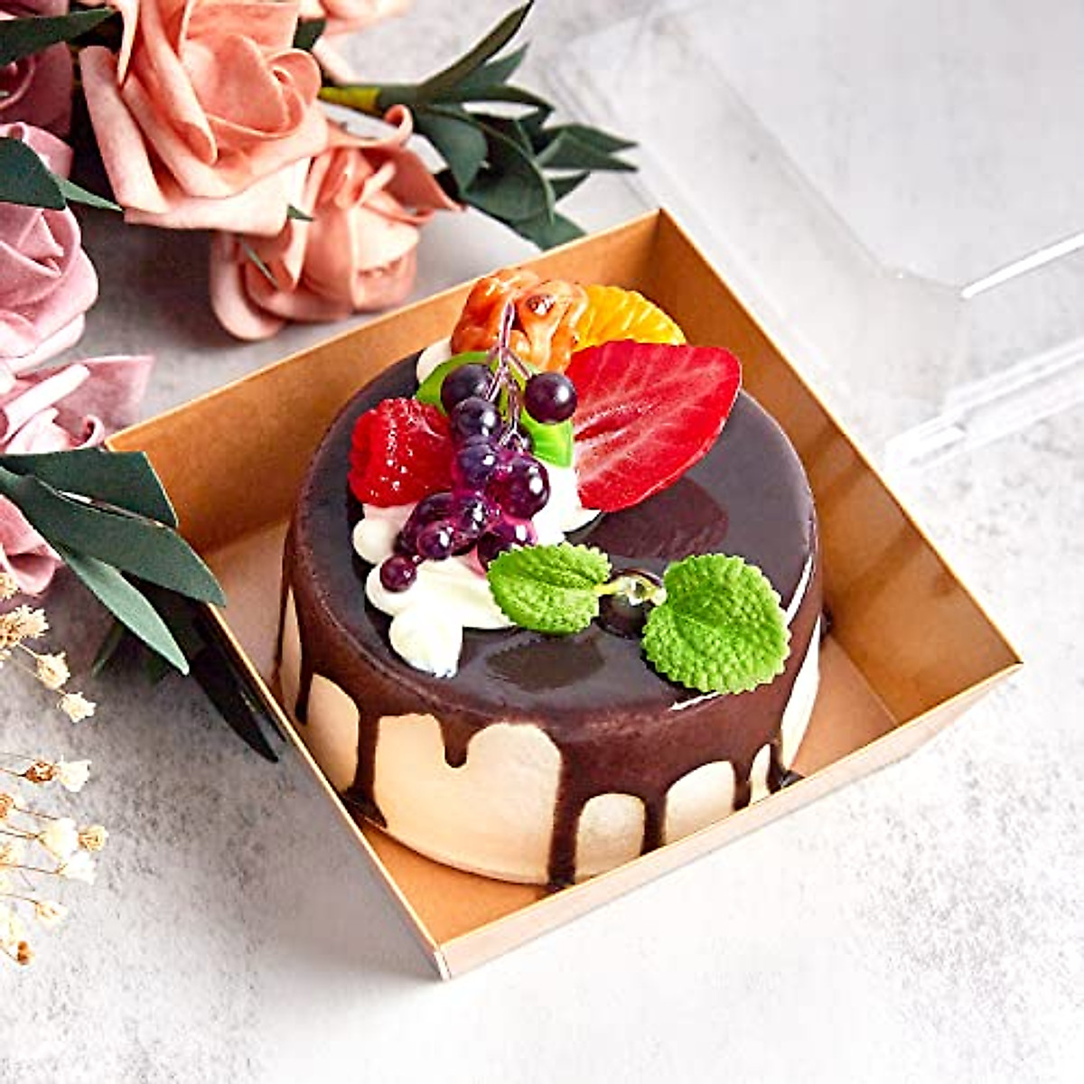 Kucoele 50 Pack Paper Charcuterie Boxes with Clear Lids, 4 Inches Brown Cookie Boxes Dessert Boxes Disposable To Go Food Containers for Sandwich, Cake Slice, Cupcake, Chocolate Covered Strawberry