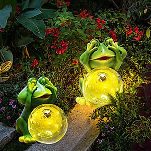ANGMLN Garden Frog Decor Figurines, Solar Lights Outdoor Decorative Waterproof Cute Garden Sculptures & Statues for Patio Yard Lawn Clearance Ornaments