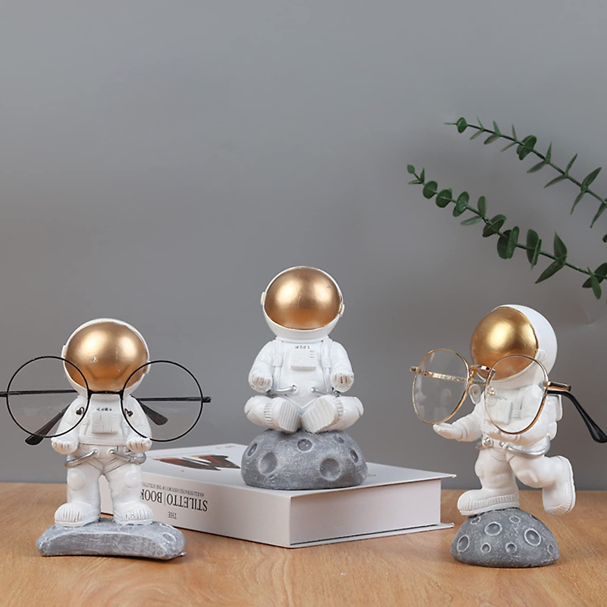Sempoda Astronaut Glasses Holder, Resin Funny Decorative Eyeglass Holder, Creative Astronaut Glasses Holder Stand for Home Office Decoration, Astronaut Sculpture Holder for Holiday Birthday Gift