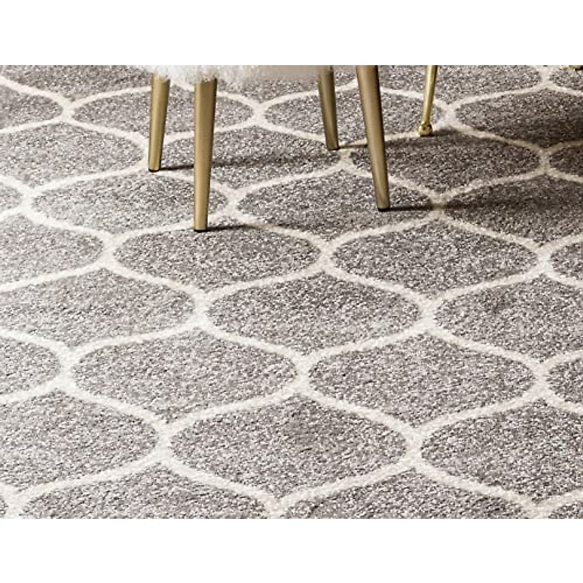 Rugs.com Lattice Frieze Collection Rug – 3' Round Light Gray Medium Rug Perfect for Kitchens, Dining Rooms