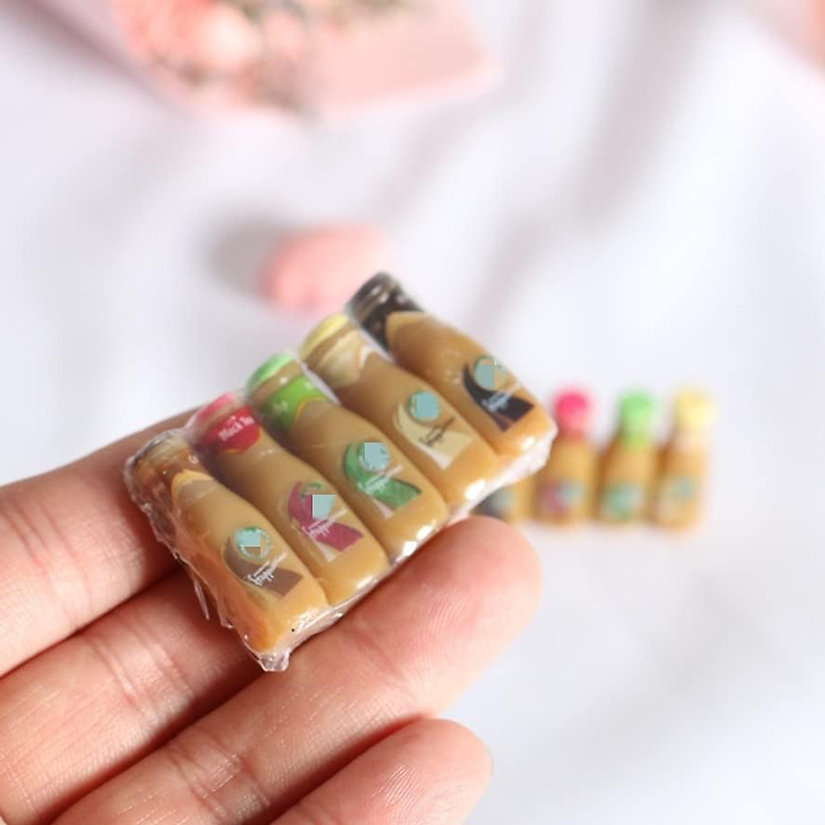 SXFSE Dollhouse Decoration Accessories, 1:12 Dollhouse Ornament 5 Pcs Mini Bottled Coffee Drink Set