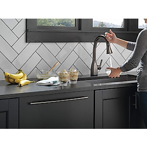 Delta Faucet Mateo Touch Kitchen Faucet, Black Kitchen Faucets with Pull Down Sprayer, Kitchen Sink Faucet, Touch Faucet for Kitchen Sink, Delta Touch2O Technology, Black Stainless 9183T-KS-DST