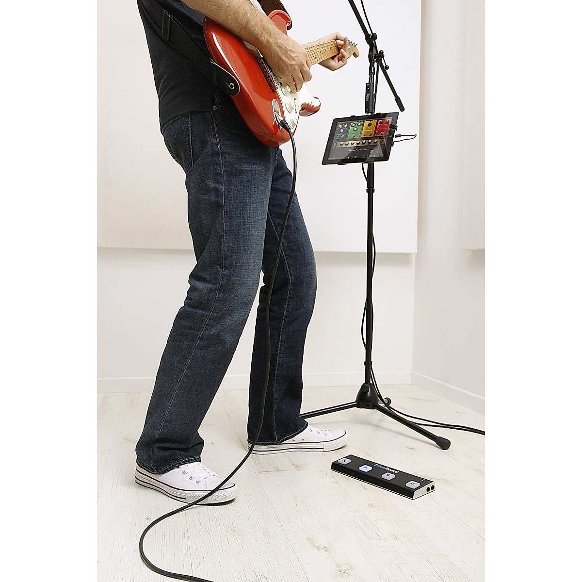 IK Multimedia iRig Blueboard Wireless Floor Controller for iOS and Mac