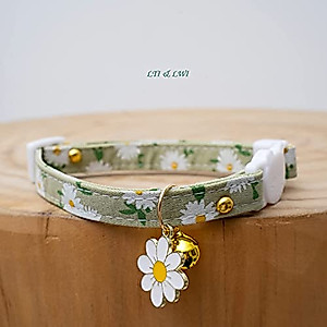 2 Pack Cotton Breakaway Cat Collars with Bell Flower Pendant Kitty Kitten Collars Yellow Green Collar for Female Girl Cats Male Boy Cats