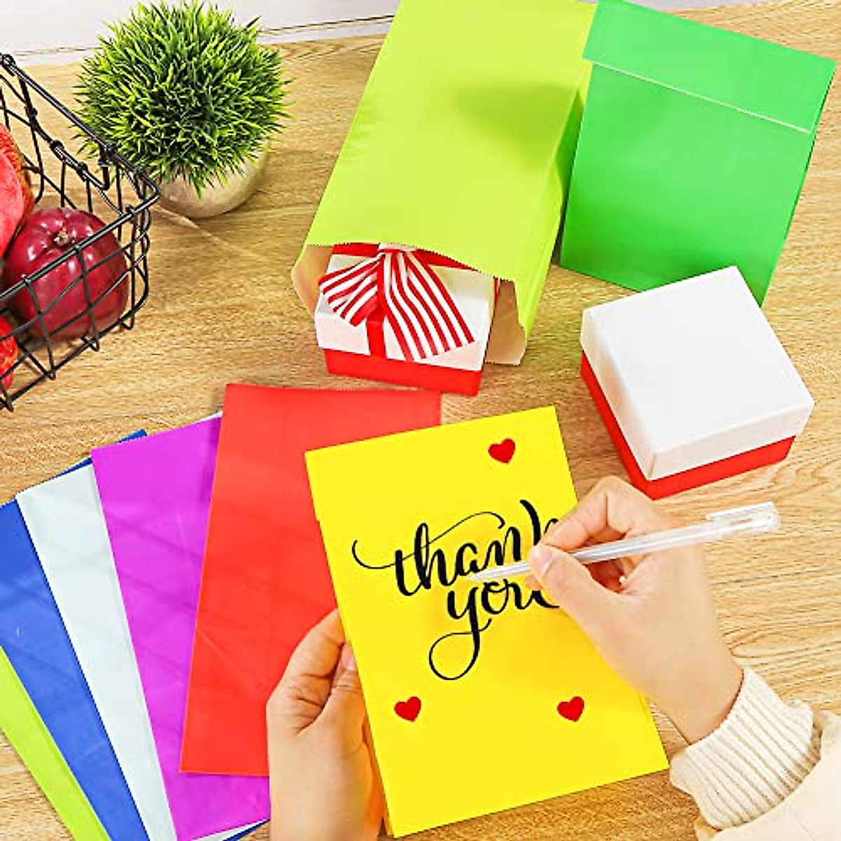 TOXOY Party Favor Bags, 32PCS Candy Bags Wrapped Treat Bags Paper Gift Bags for Wedding Birthday Party Supplies Goodie Bags