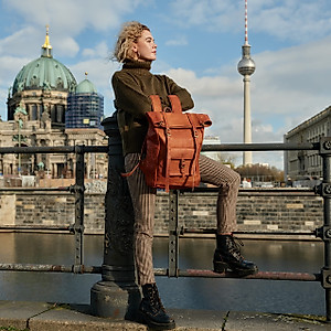 BERLINER BAGS Vintage Leather Backpack Leeds M, Large Waterproof Bookbag for Men and Women - Brown