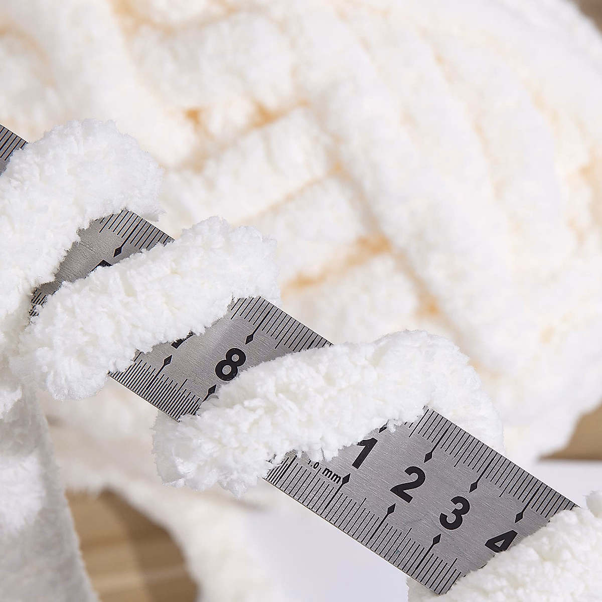 HOMBYS White Chunky Chenille Yarn for Crocheting, Bulky Thick Fluffy Yarn for Knitting,Super Bulky Chunky Yarn for Hand Knitting Blanket, Soft Plush Yarn, 8 Jumbo Pack (27 yds,8 oz Each Skein)