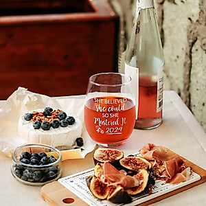 Futtumy Graduation Gifts, She Believed She Could So She Mastered It 2024 Stemless Wine Glass, 2024 Graduation Gifts for Her Friend Masters Degree College High School Graduates College Grad, 17Oz