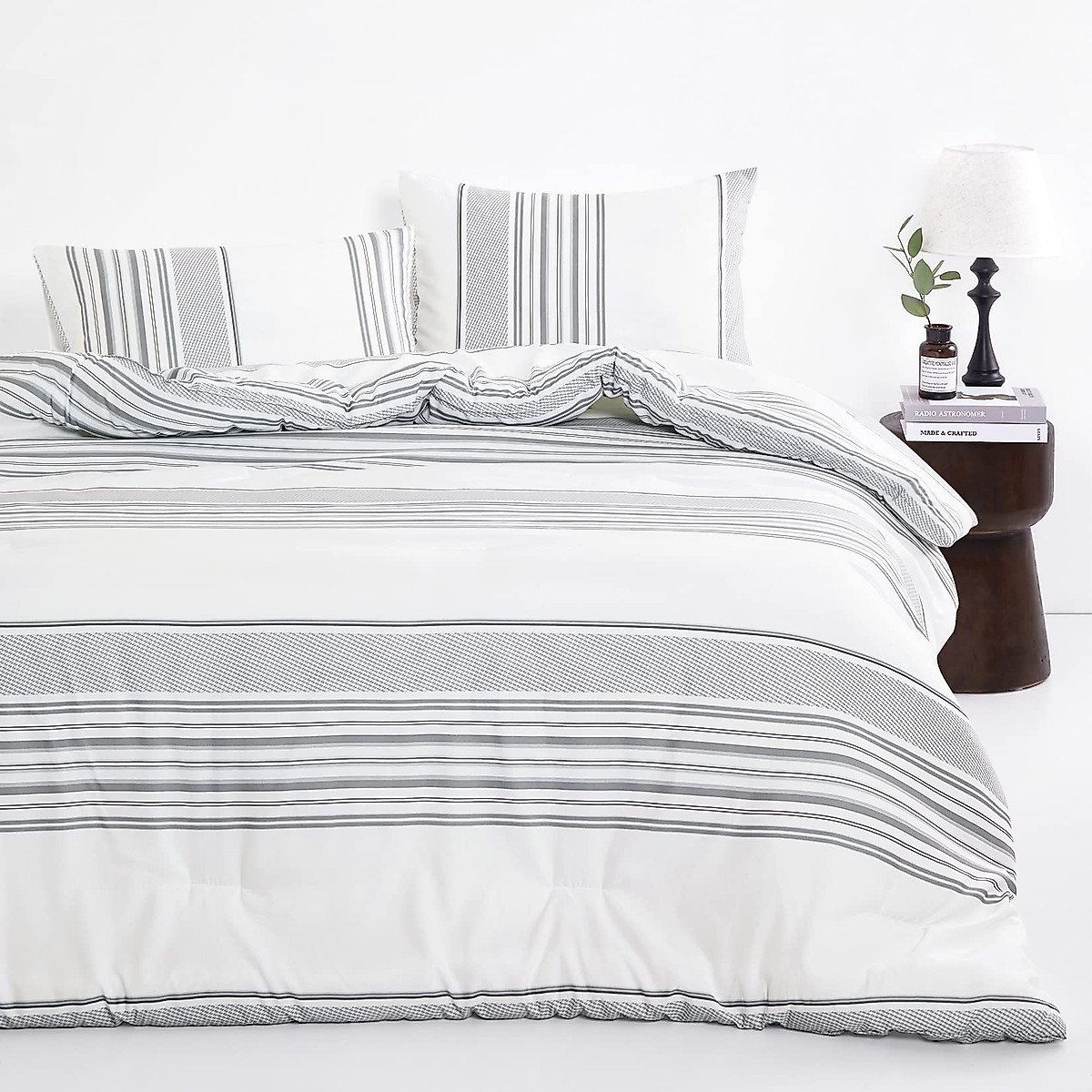 Wake In Cloud - Grey and White Comforter Set King Size, 3 Pieces Lightweight Bedding for Men and Women, Gray Neutral Farmhouse Aesthetic Stripes Striped