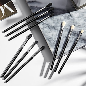 Sigma Beauty Professional E45 Eye Makeup Brush – Small Tapered Eyeshadow Blending Brush with SigmaTech® fibers for Seamless Eyeshadow Blending, Pointed Eyeshadow Brush for the Perfect Cut Crease