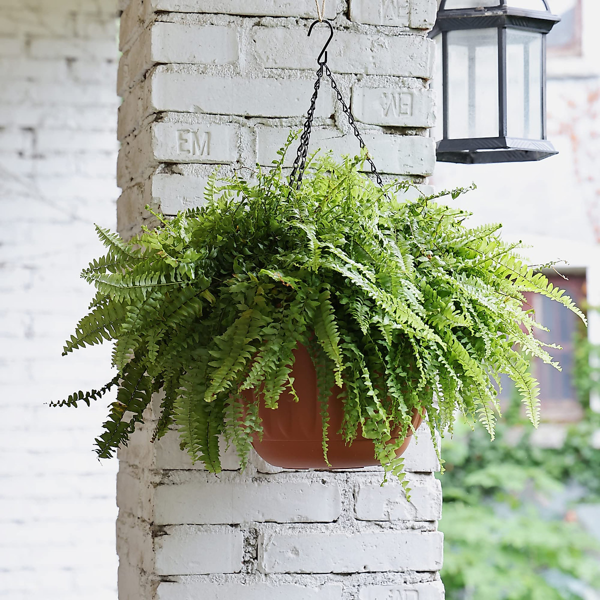 YIKUSH Hanging Planter for Indoor and Outdoor Plants 2 Pack 12inch Flower Pot Plastic Plant Pot with Drainage Hole and Absorbing Tray（Terracotta,with 3 Hooks）