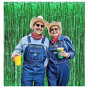 Yilistore 2 Pack 3.3 * 8.2ft Green Foil Fringe Curtain,Streamer Backdrop,Metallic Tinsel Streamer Curtains for St Patrick's Day Party Decorations