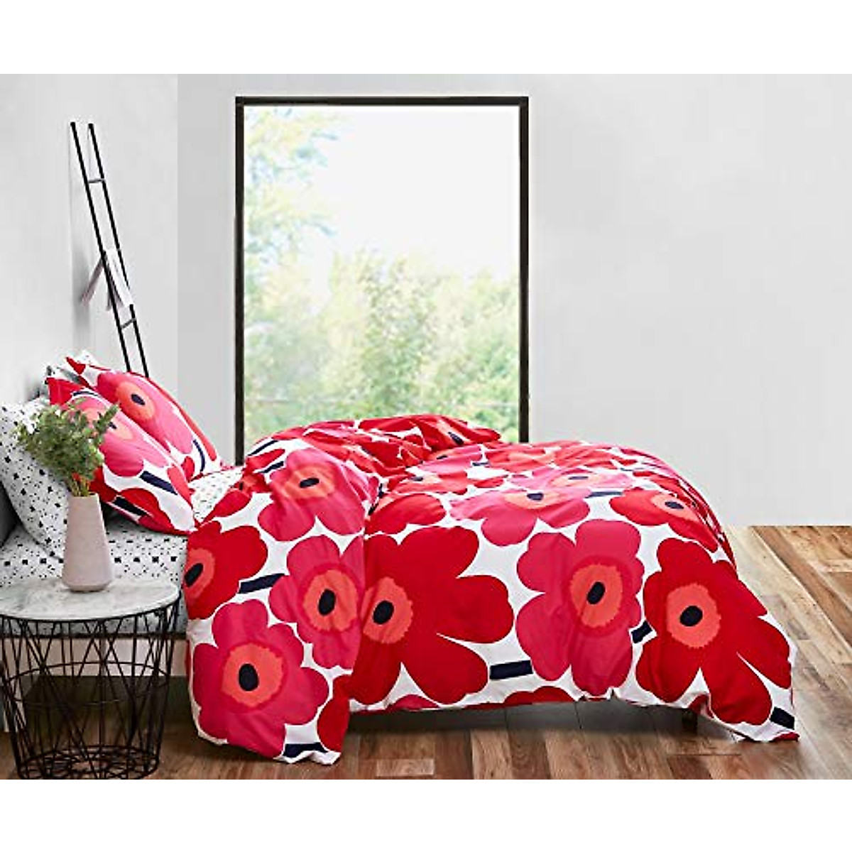 Marimekko - Queen Comforter Set, Cotton Bedding with Matching Shams, Lightweight Home Decor for All Seasons (Unikko Red, Queen)