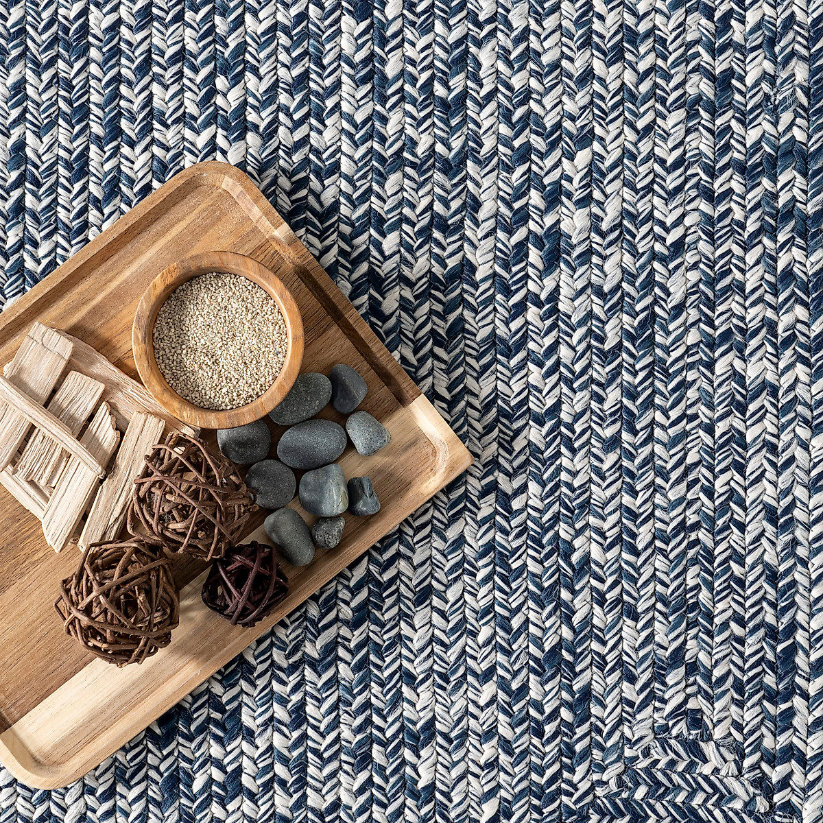 nuLOOM Wynn Braided Indoor/Outdoor Area Rug, 8' Round, Light Blue