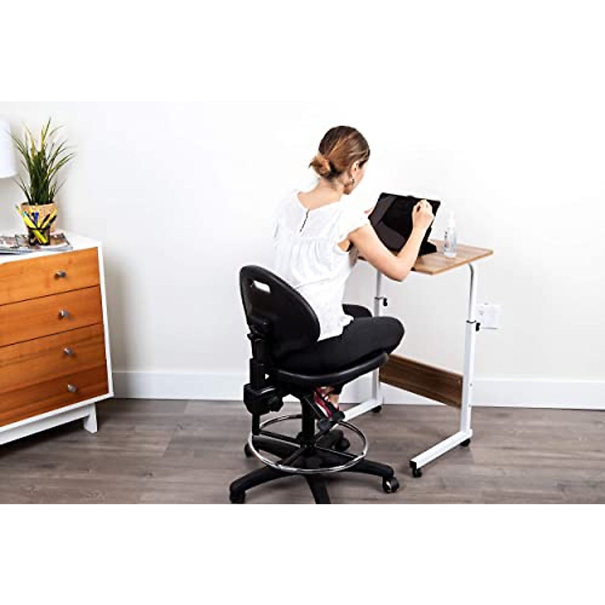 Mind Reader Adjustable Rolling Lapdesk Couch End, Side Table, Over Bed Desk, Medium, Brown