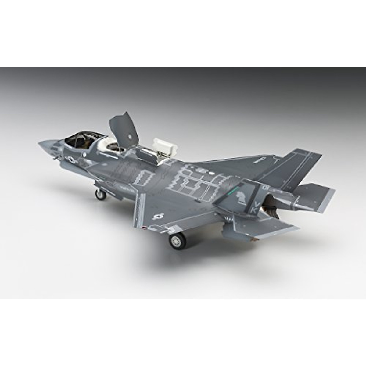 Hasegawa HAE46 F-35 Lightning II B Version US Marine Model Kit, 1:72 Scale
