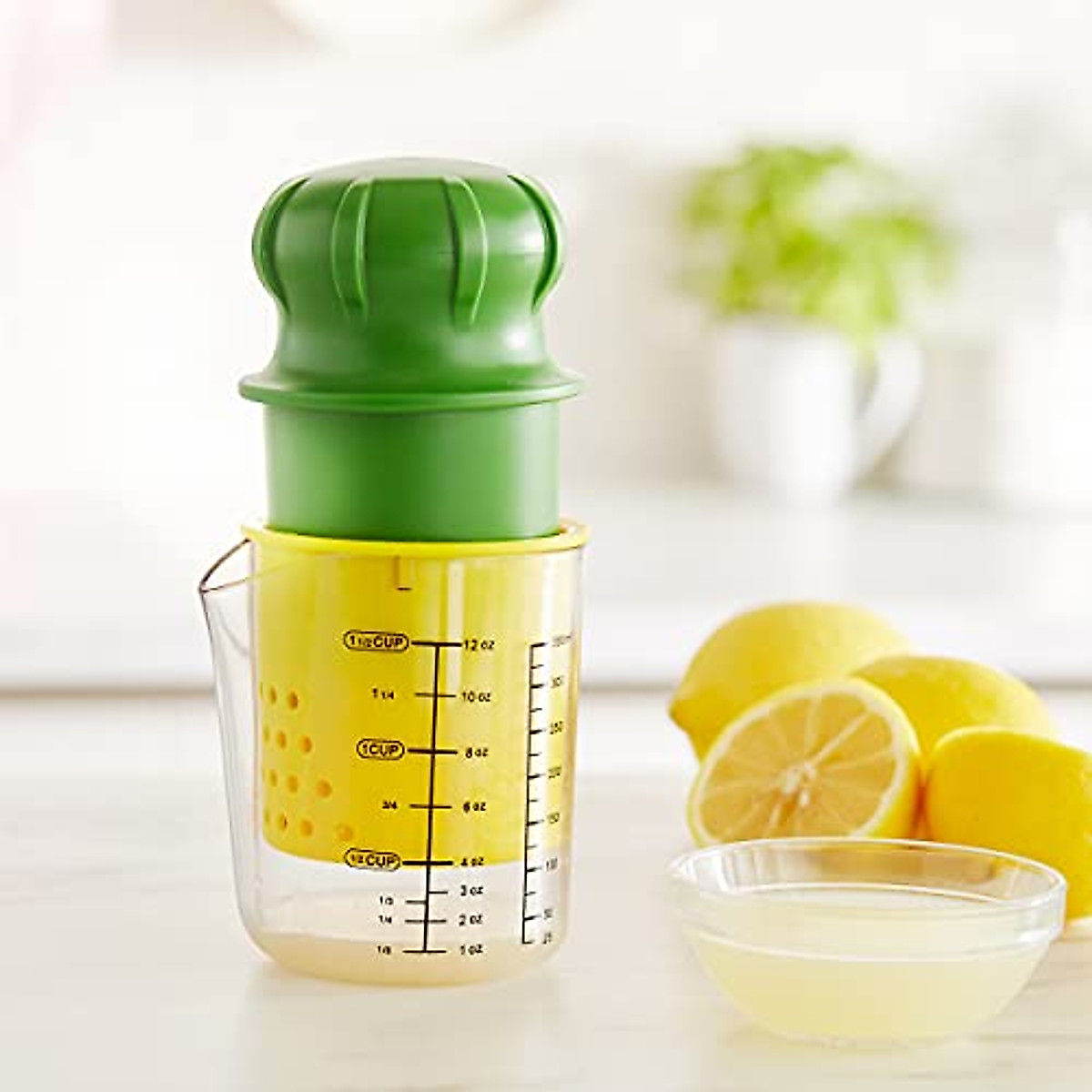 GreenLife Cooking Tools and Utensils, Lemon and Lime Juicer Citrus Squeezer with built in strainer, Easy Read Measurements, Pouring Spout, Dishwasher Safe, Green and Yellow