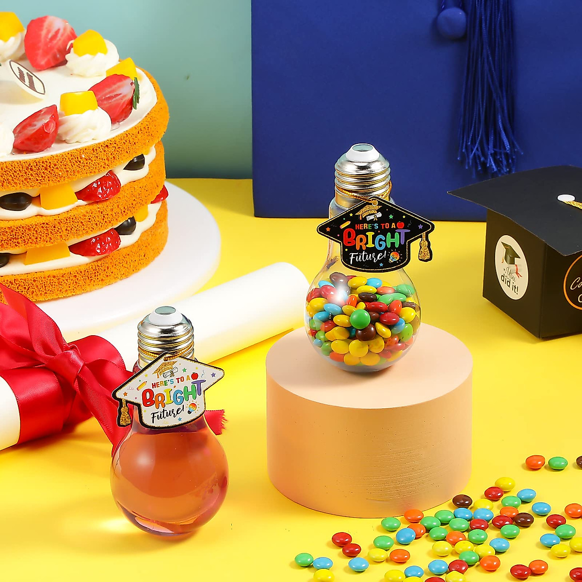 Sabary 36 Pack 100 ML Plastic Light Bulb Jars with Graduation Card and String, Light Bulb Candy Container Light Bulb Drinking Cups Fillable Drink Ornaments Clear Candy Jars For 2024 Graduation Party