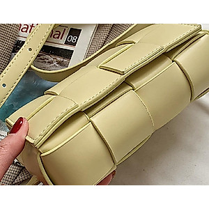 Leiona Women's Woven Shoulder Bag Fashion Messenger Bag Small Square Bag Solid Color Shoulder Bag