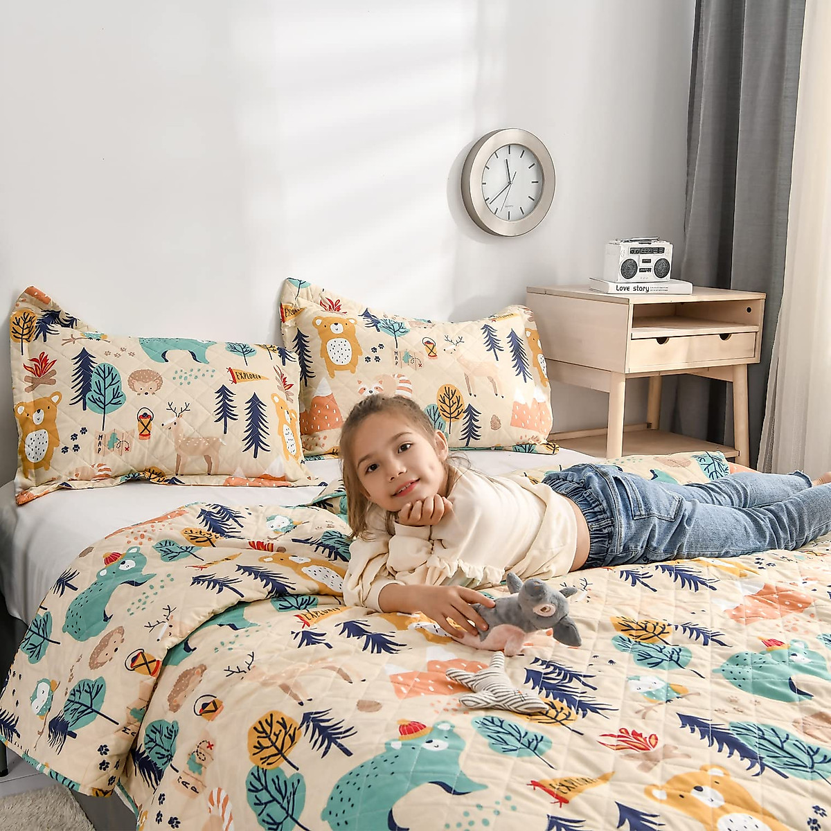 Junsey Kids Quilt Full/Queen Size Bear Bedding Set,3Pcs Forest Tree Bedspread Animals Coverlets, Lightweight Reversible Cartoon Bedspread Deer Owl Bedding Pillow Shams