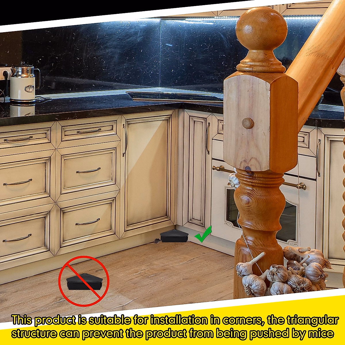 Qualirey 24 Pcs Mice Station with Key Triangle Bait Station Reusable Rodent Trap Bait Box, Keeps Children and Pets Safe Indoor & Outdoor, Bait Not Included, Suitable for Small Mice (Black)