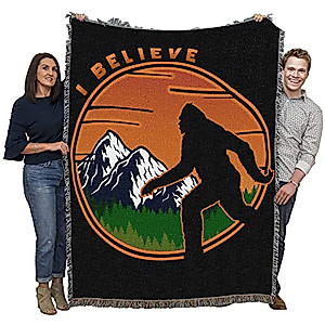 Pure Country Weavers I Believe Squatch in Blanket - Bigfoot Sasquatch Gift Fantasy Tapestry Throw Woven from Cotton - Made in The USA (72x54)