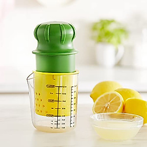 GreenLife Cooking Tools and Utensils, Lemon and Lime Juicer Citrus Squeezer with built in strainer, Easy Read Measurements, Pouring Spout, Dishwasher Safe, Green and Yellow