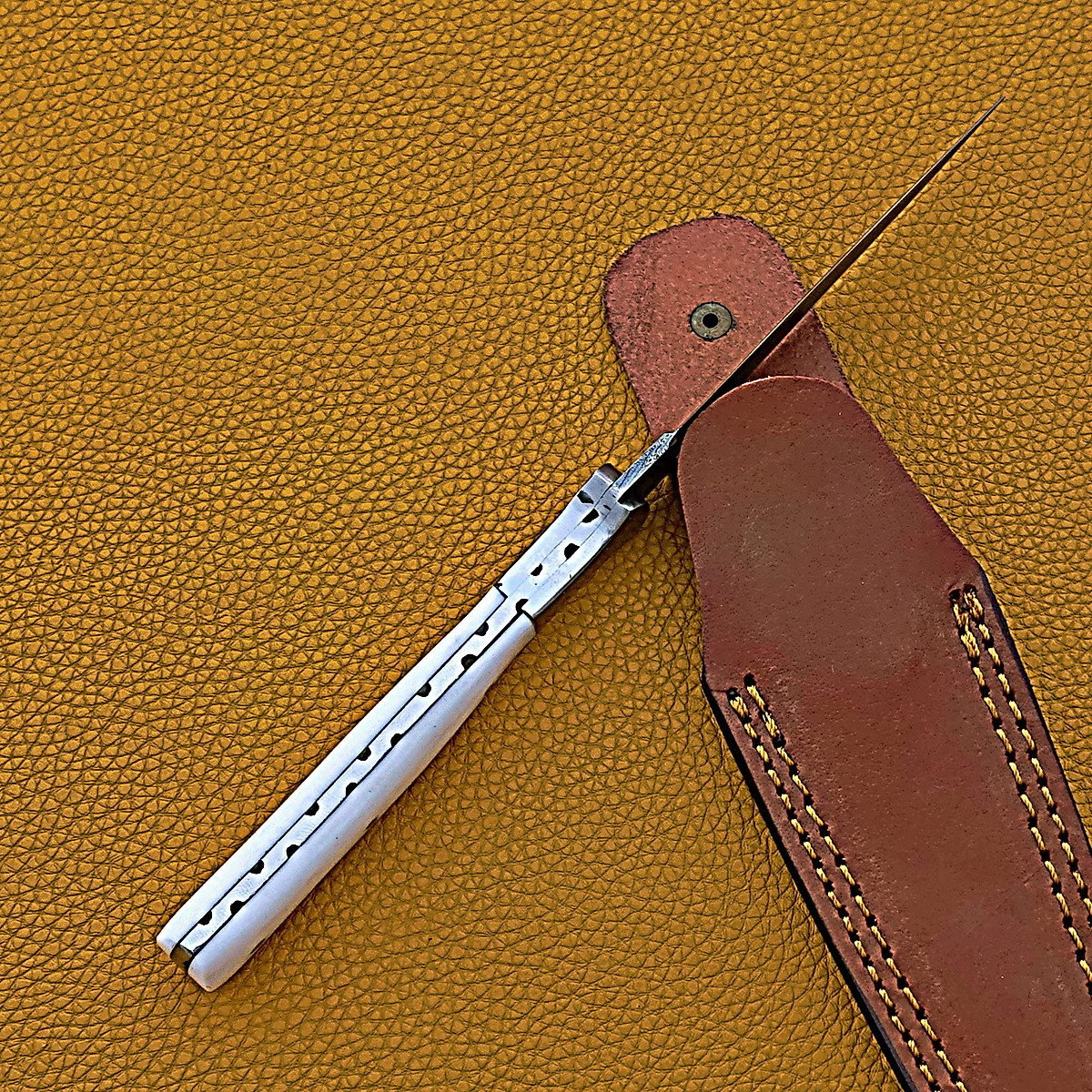 Smart & Sharp Custom Handmade Damascus Steel Hunting Knife / Skinning Knife SS-17401 ( White Resin) (White Resin)